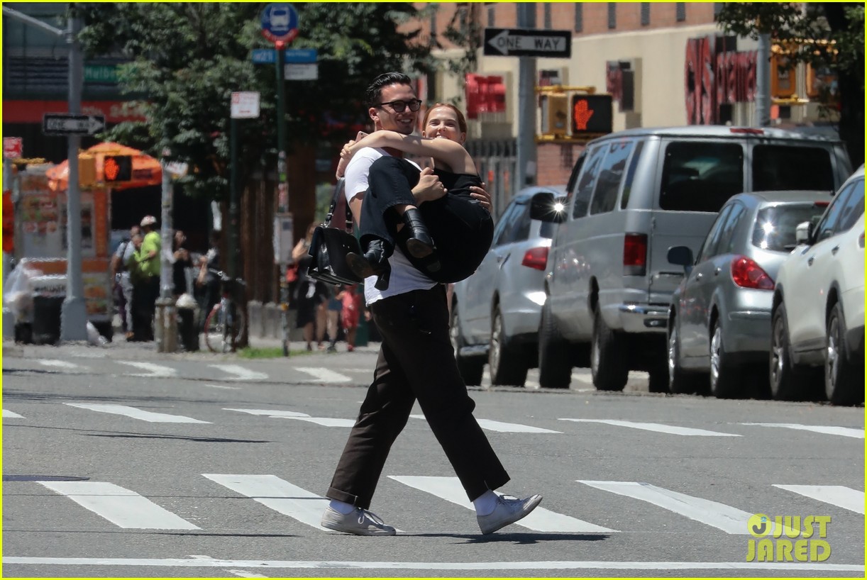 Zoey Deutch & Boyfriend Dylan Hayes Are Such a Cute Couple! | Photo ...