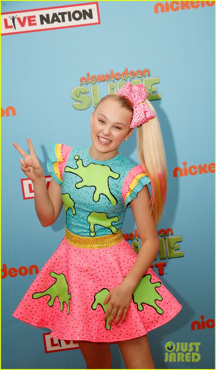 JoJo Siwa Rocks Out at Nickelodeon SlimeFest! | Photo 1165524 - Photo ...