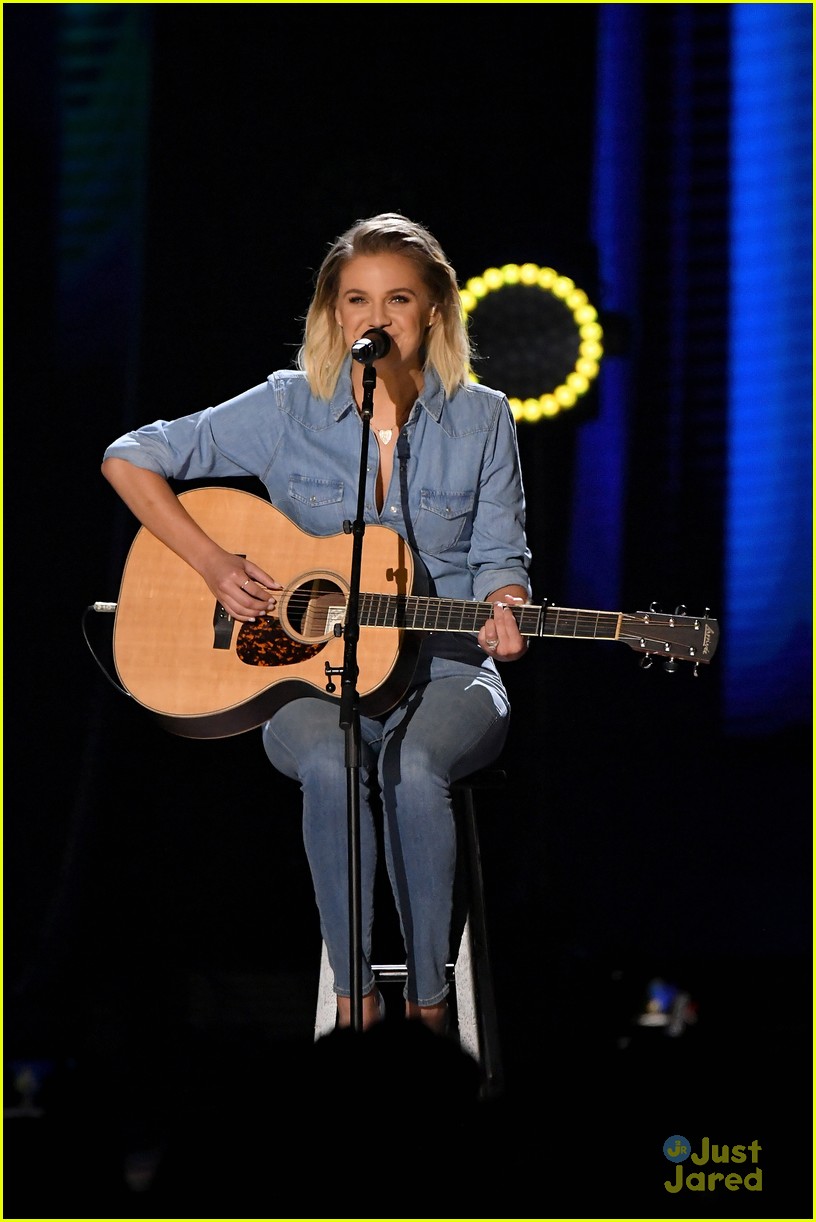 Kelly Clarkson Gushes Over Kelsea Ballerini Just Like You Do! | Photo ... Kelly Clarkson Gushes Over Kelsea Ballerini Just Like You Do! | Photo ...