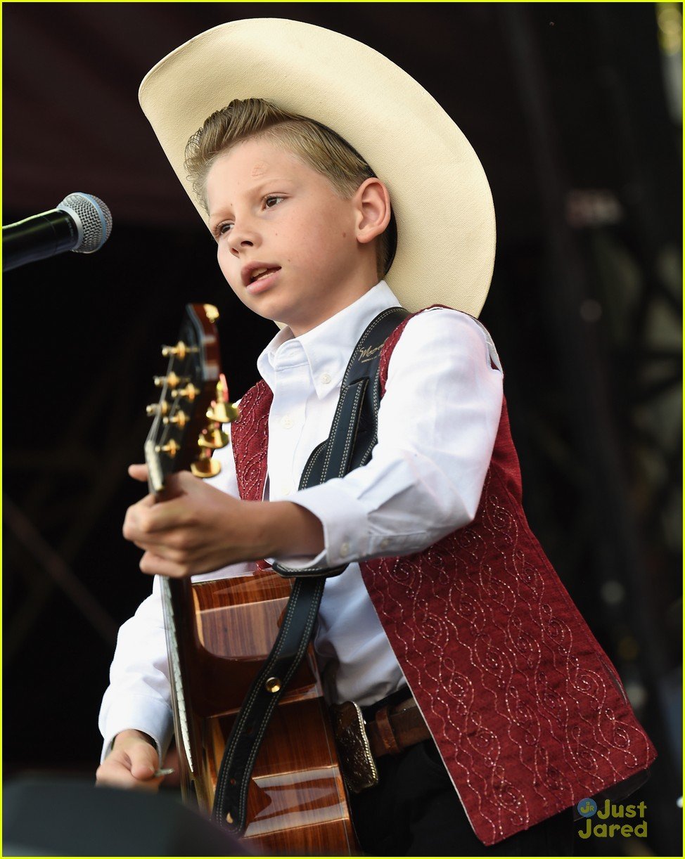 'Walmart Yodel Kid' Mason Ramsey Reveals That He Never Ever Gets ...