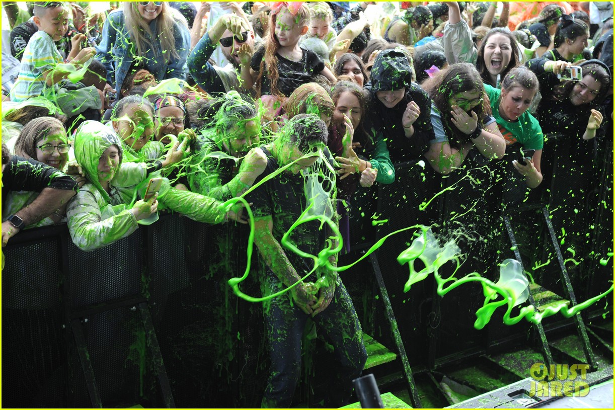 Liam Payne Gets Slimed So Good at Nickelodeon SlimeFest | Photo 1165573 ...
