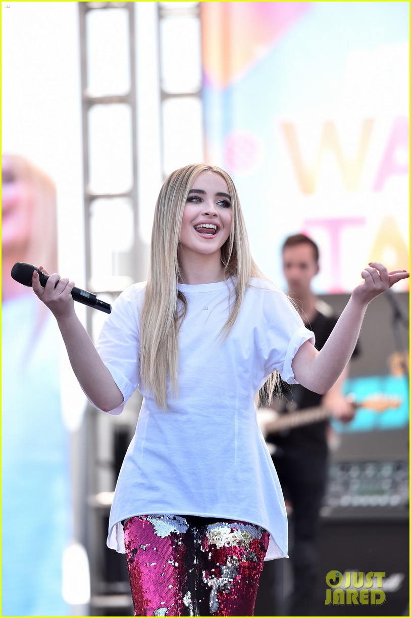 Full Sized Photo of sabrina carpenter debuts almost love at wango tango ...