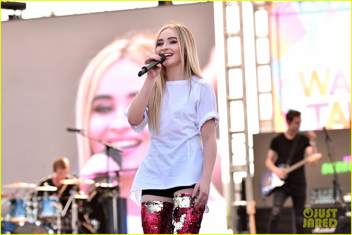 Full Sized Photo of sabrina carpenter debuts almost love at wango tango ...