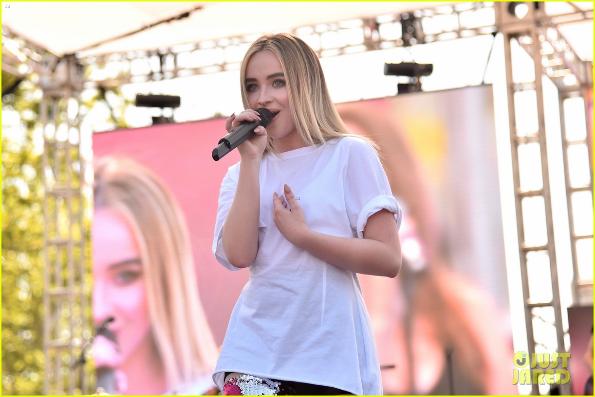 Full Sized Photo of sabrina carpenter debuts almost love at wango tango ...