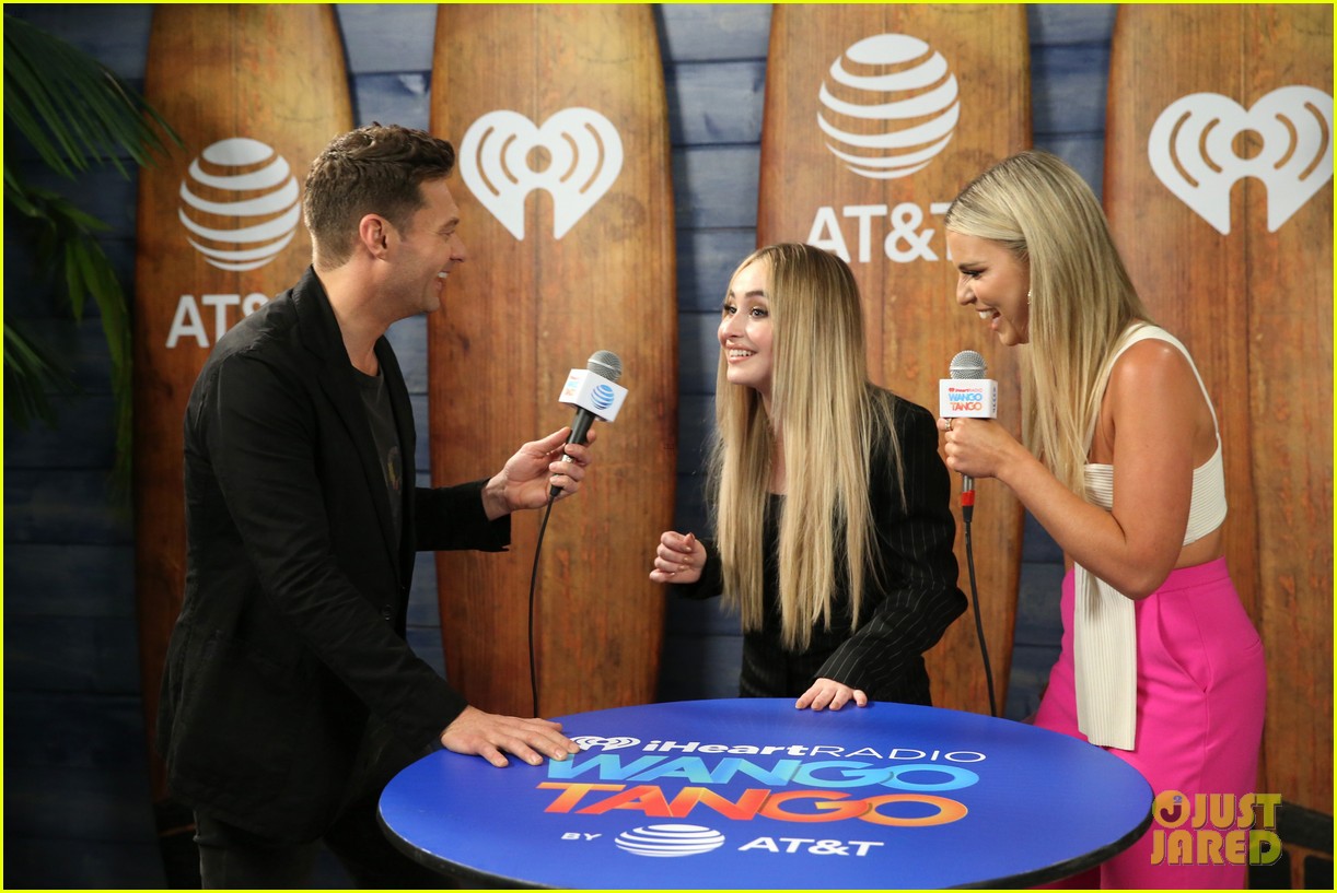Full Sized Photo of sabrina carpenter debuts almost love at wango tango ...