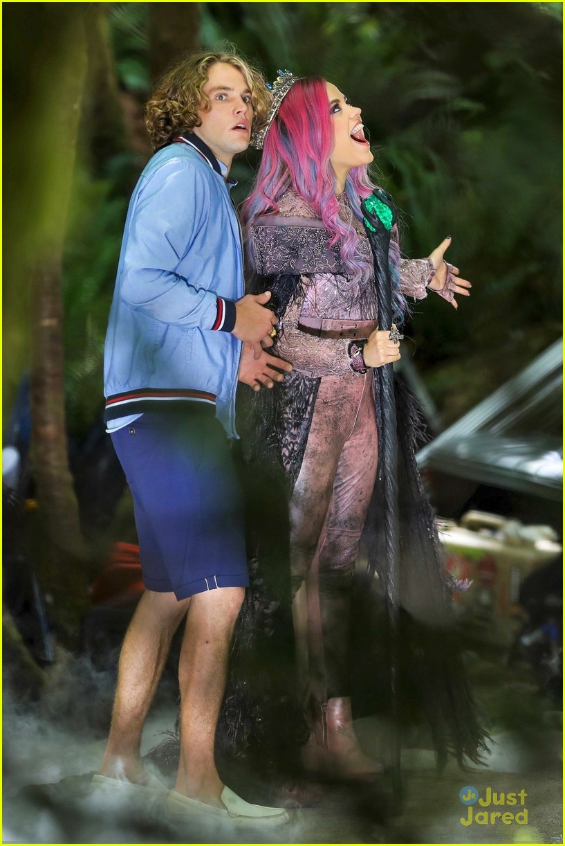 Sarah Jeffery & Jedidah Goodacre Film New Scenes For 'Descendants 3 ...