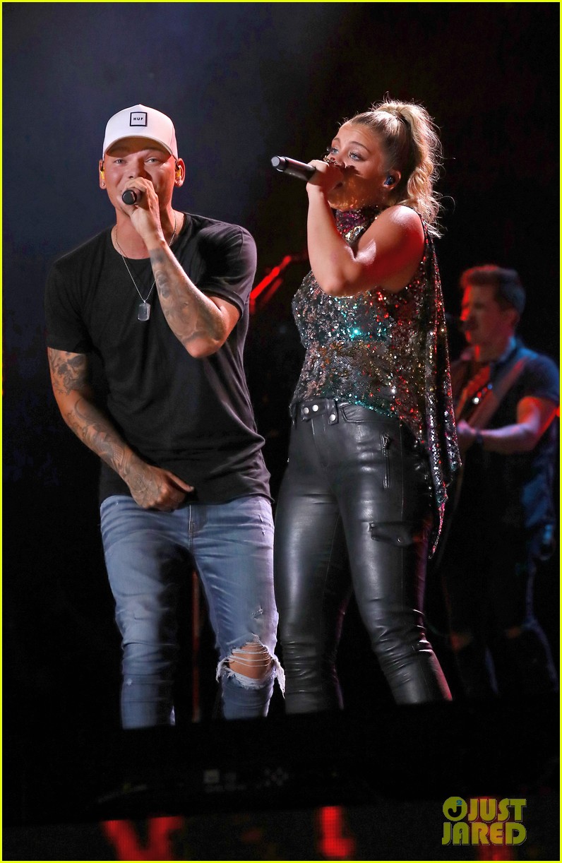 Lennon & Maisy Stella Join Lauren Alaina at CMA Fest Night 2018 ...