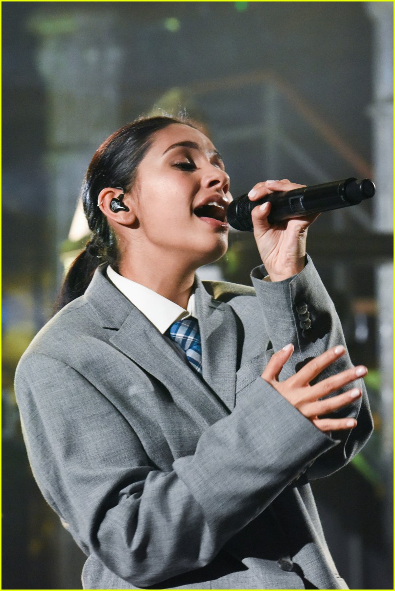 Alessia Cara Sings 'Growing Pains' on 'Late Show With Stephen Colbert ...