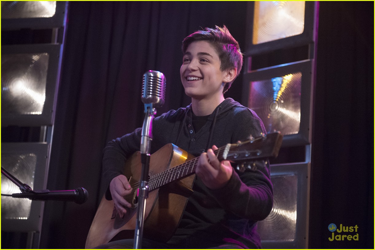 Jonah Tries To Win Back Andi's Attention on 'Andi Mack' Tonight | Photo ...