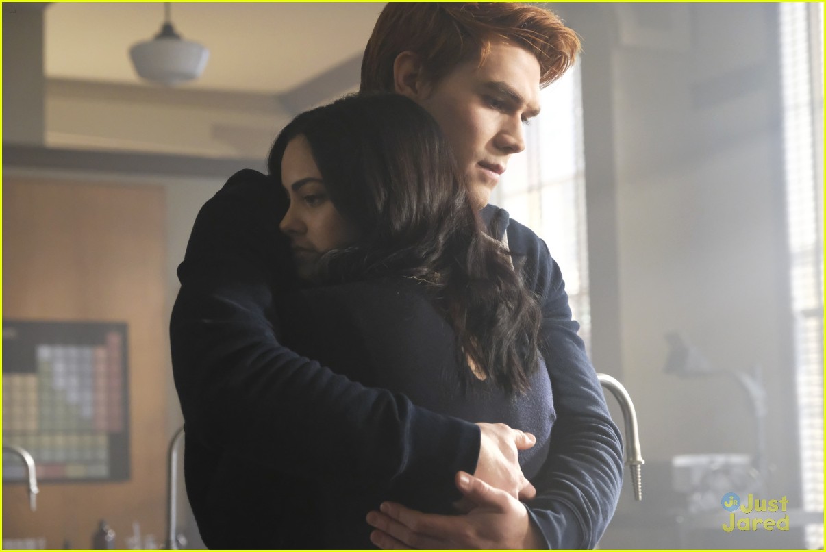 Which 'Riverdale' Character Will Bust Archie Out of Jail in Season 3 ...
