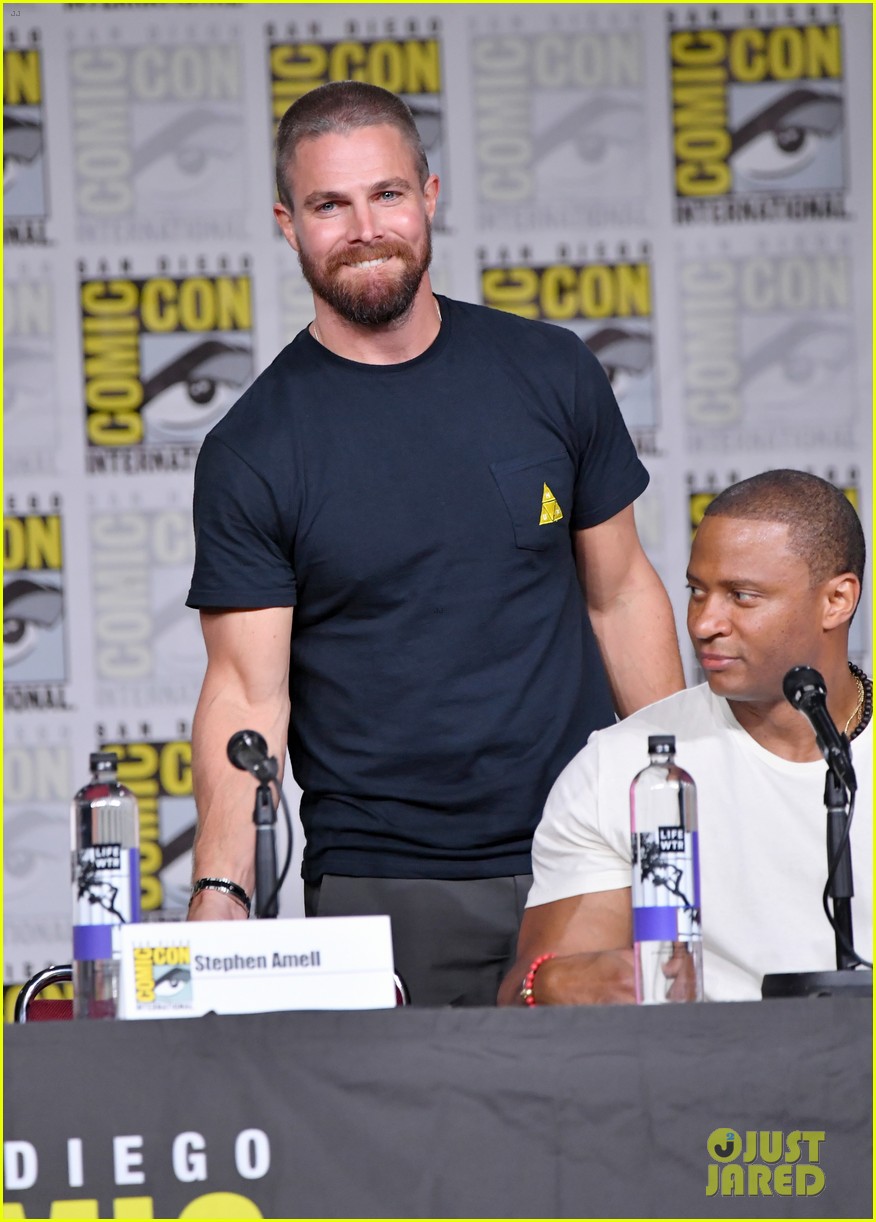 The 'Arrow' Cast Debuts Season 7 Trailer at Comic-Con - Watch! | Photo ...