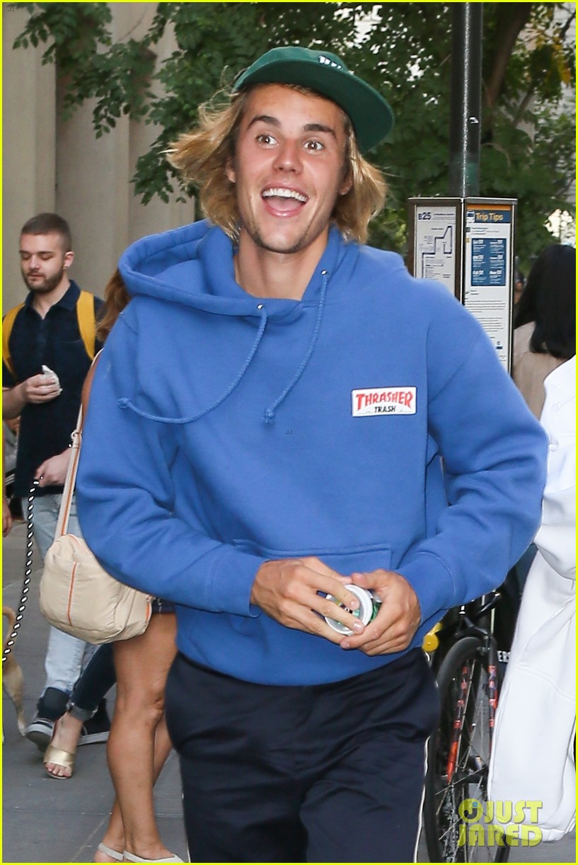 Justin Bieber & Hailey Baldwin Are All Smiles on NYC Dinner Date ...