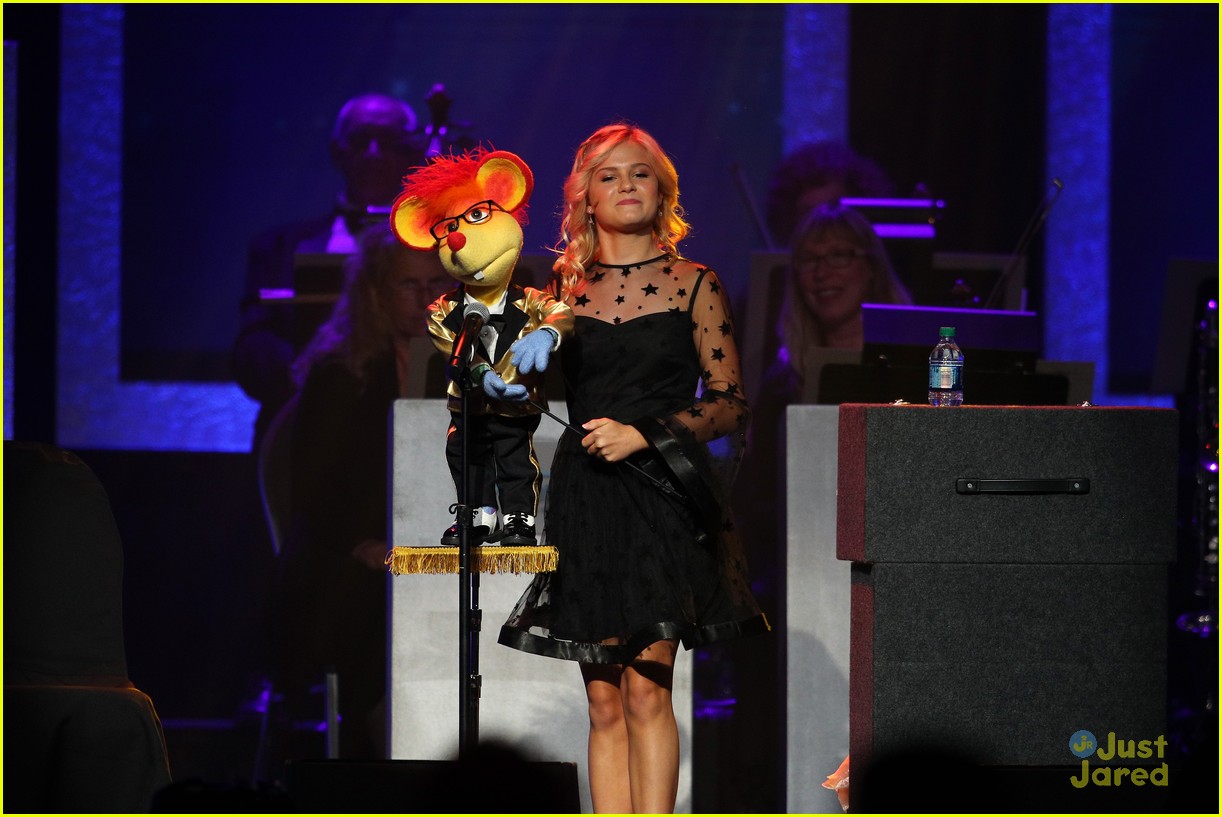 Darci Lynne Farmer Brings Petunia & Oscar to Starkey Hearing Gala 2018 ...