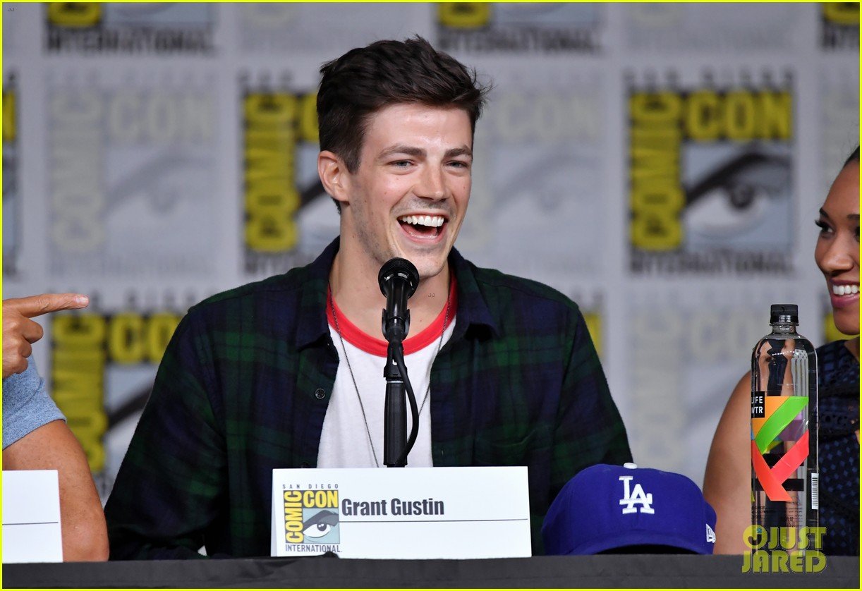 'The Flash' Announces New Cast Member & Drops Season 5 Trailer at San ...