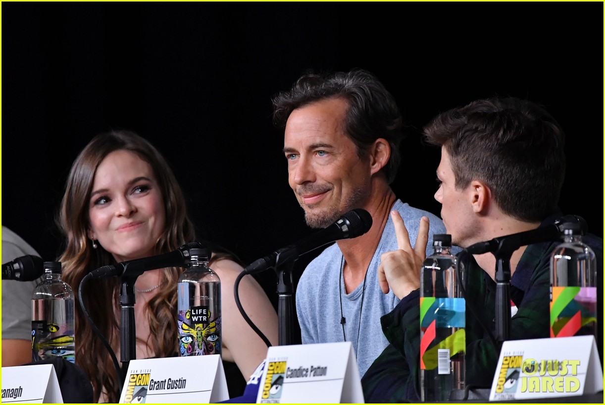 'The Flash' Announces New Cast Member & Drops Season 5 Trailer at San ...