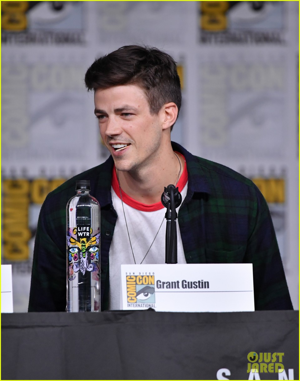 'The Flash' Announces New Cast Member & Drops Season 5 Trailer at San ...