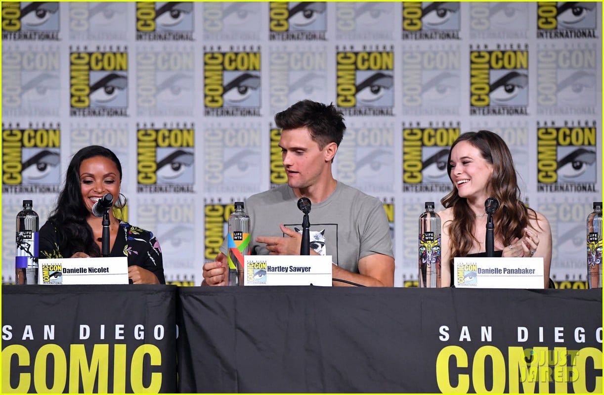 'The Flash' Announces New Cast Member & Drops Season 5 Trailer at San ...