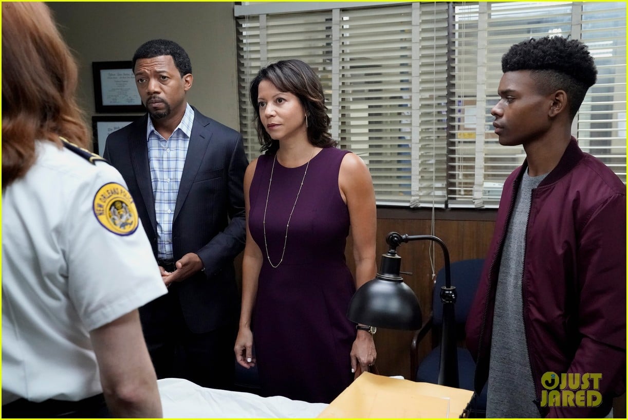 Full Sized Photo of tandy and tyrone go back to their old ways on cloak ...