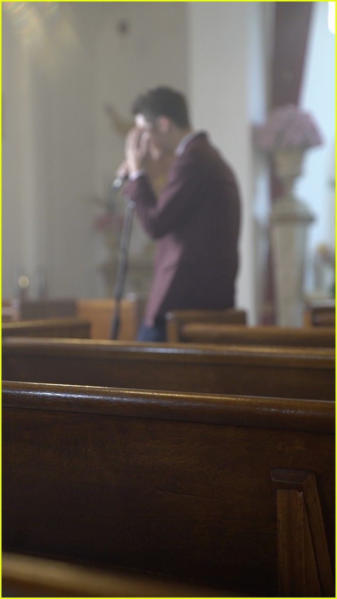 AJ Mitchell Is Girl Crazy in 'Girls' Music Video - Watch! | Photo ...