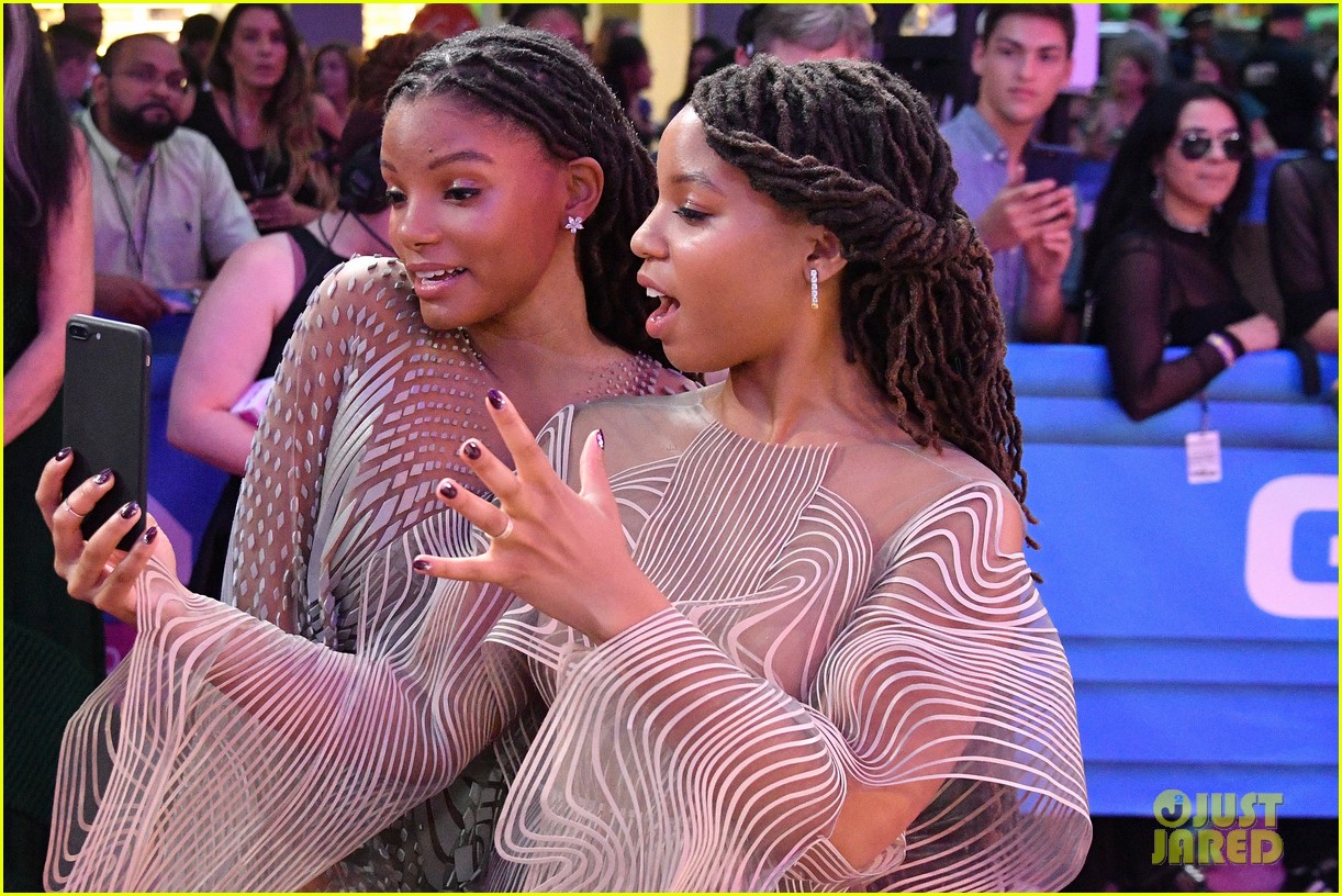 Chloe x Halle's Sheer Gowns Will Make You Dizzy at MTV VMAs 2018 ...