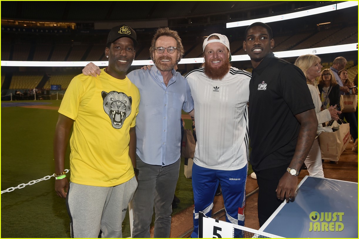 Sarah Hyland & Wells Adams Play Ping Pong for a Good Cause! | Photo ...