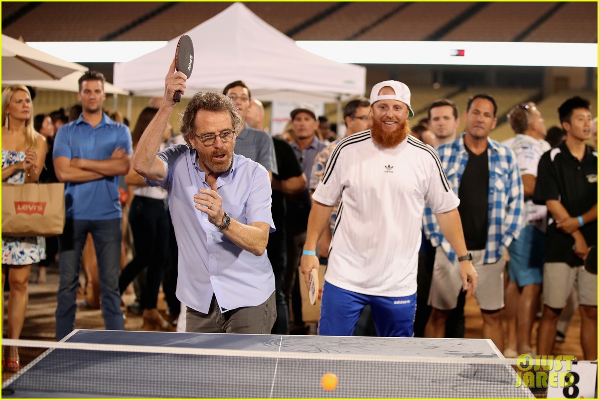 Sarah Hyland & Wells Adams Play Ping Pong for a Good Cause! | Photo ...
