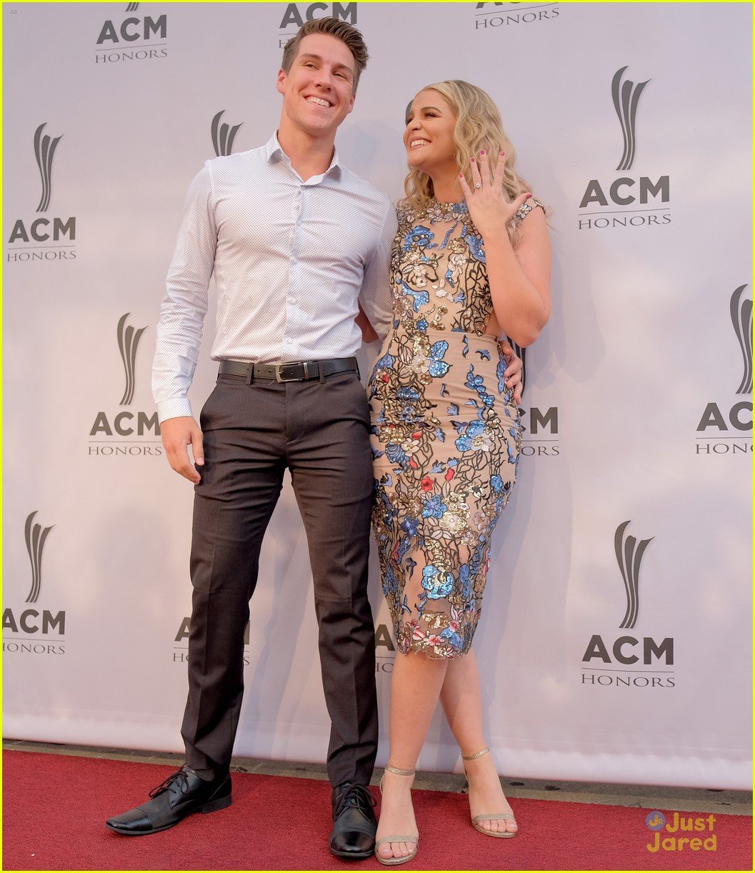 Lauren Alaina Couldn't Stop Flashing Her Engagement Ring at ACM Honors ...