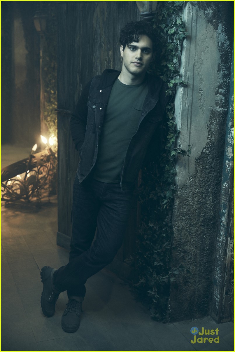 'Legacies' Reveals New Promo Pics With Danielle Rose Russell, Jenny ...