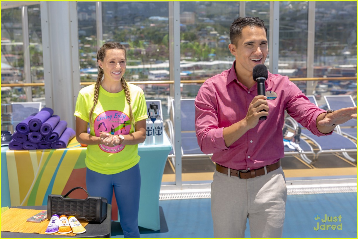 Alexa & Carlos PenaVega Reveal That The Kissing Scene in New Hallmark ...