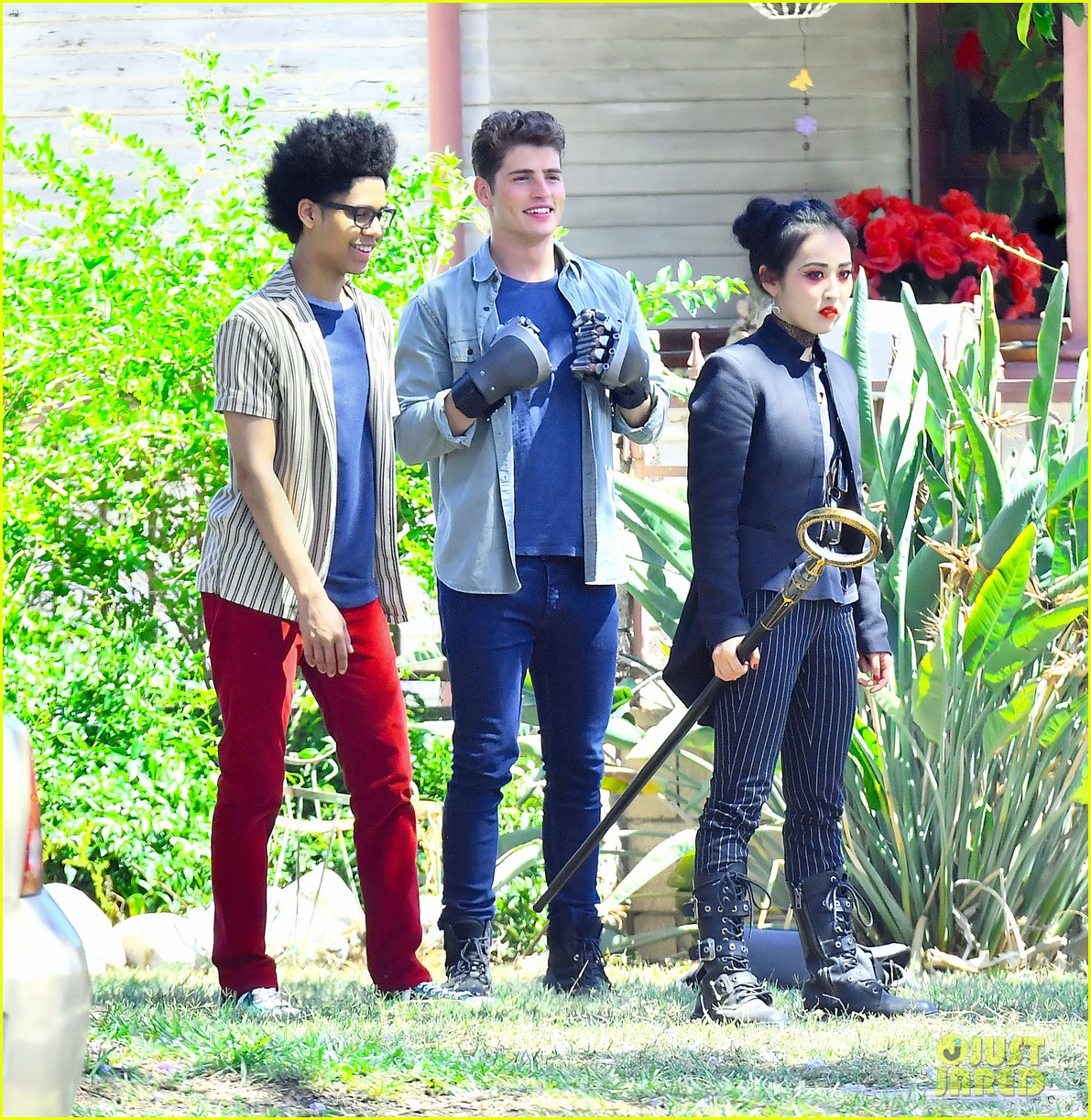 'Runaways' Cast Is Hard at Work on Season 2! | Photo 1180700 - Photo ...
