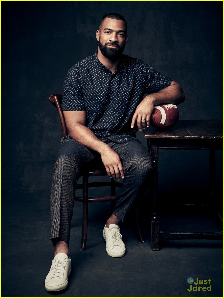 Cody Christian, Daniel Ezra & Samantha Logan Star in Hot New Promo Pics ...