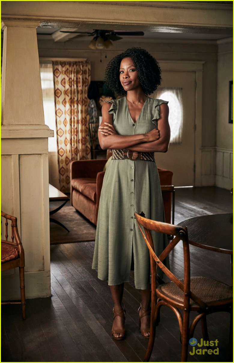 Cody Christian, Daniel Ezra & Samantha Logan Star in Hot New Promo Pics ...