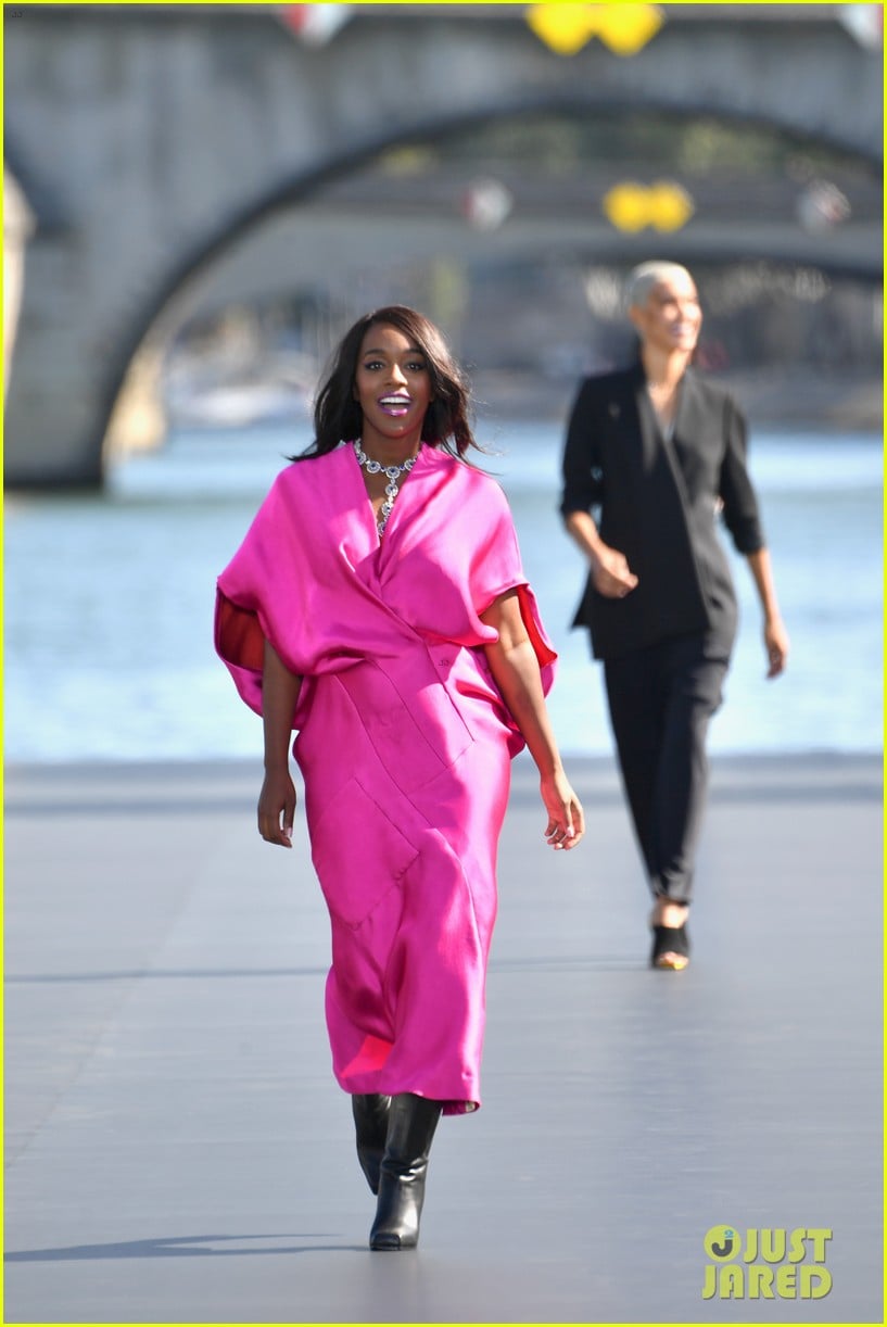 Elle Fanning Walks The Floating Runway at L'Oreal Paris Fashion Show ...