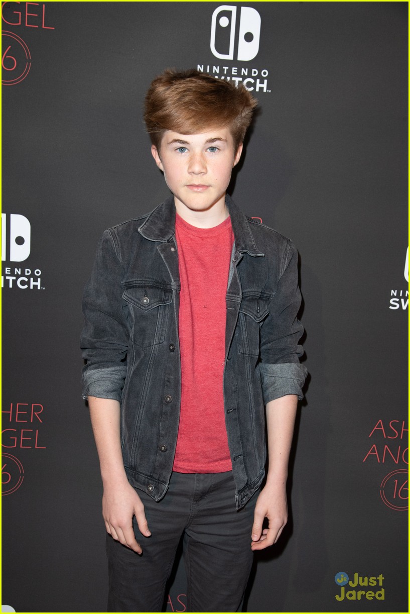 Full Sized Photo of asher angel 16 bday nintendo party pics 36 | Asher ...