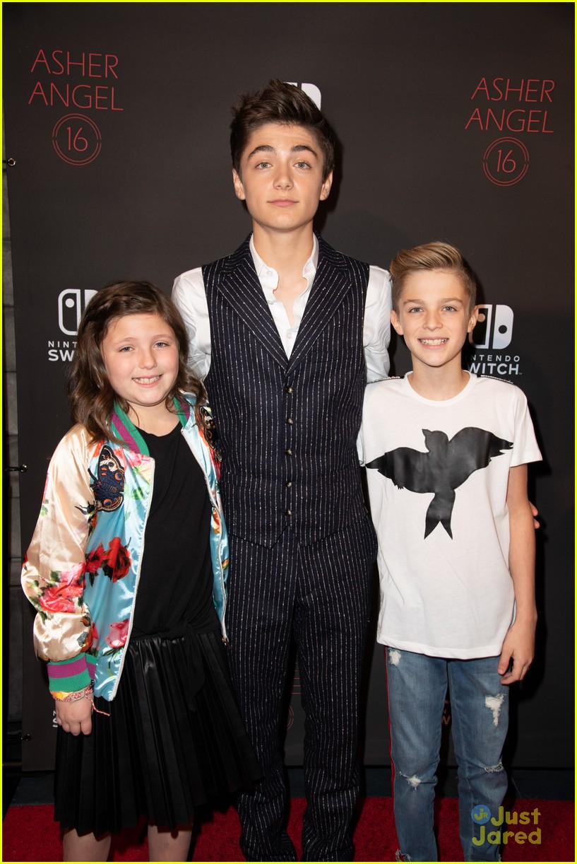 Full Sized Photo of asher angel 16 bday nintendo party pics 46 | Asher ...