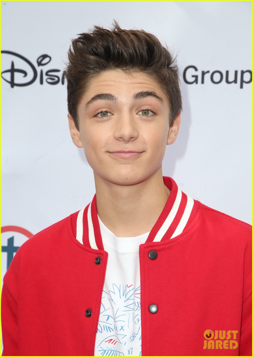 Full Sized Photo of peyton elizabeth lee sky katz support asher angel ...