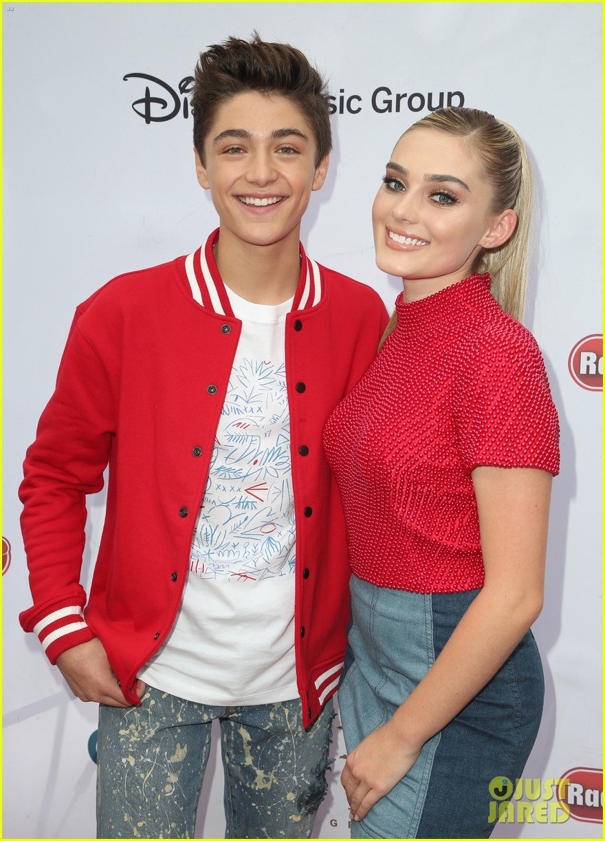 Peyton Elizabeth Lee & Sky Katz Support Asher Angel at LA Family Day ... Peyton Elizabeth Lee & Sky Katz Support Asher Angel at LA Family Day ...