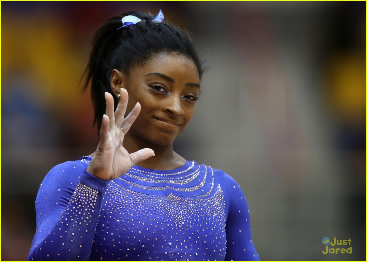 Simone Biles Competed With A Kidney Stone at Artistic Gymnastics ...
