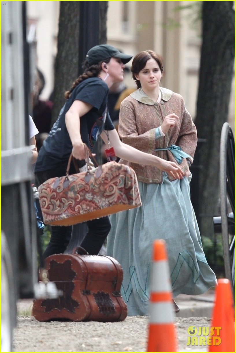 Emma Watson Dons Her Costume on 'Little Women' Set | Photo 1191379 ...
