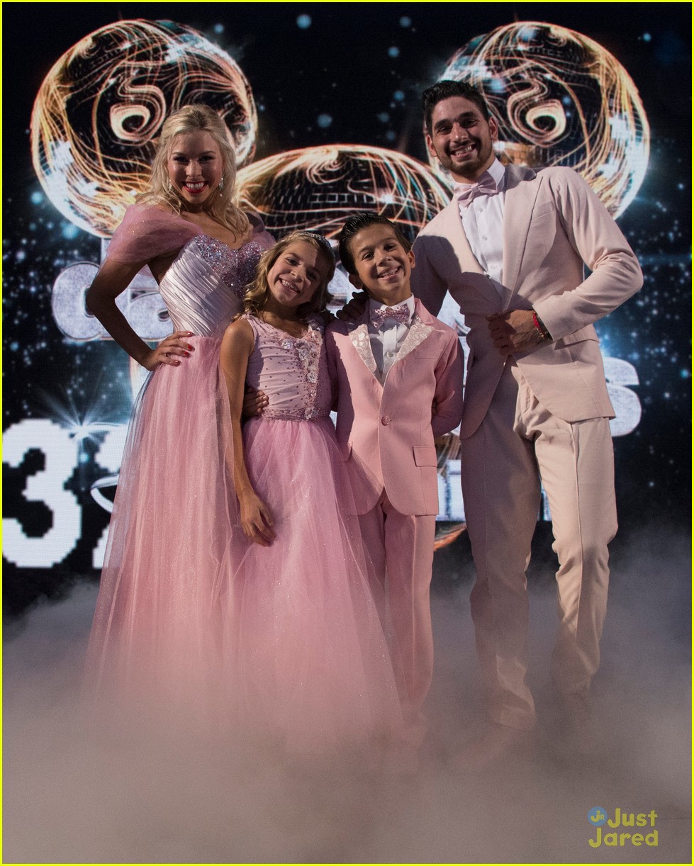 Jordan Fisher Celebrates All Things Disney on 'DWTS' With DWTS Juniors ...
