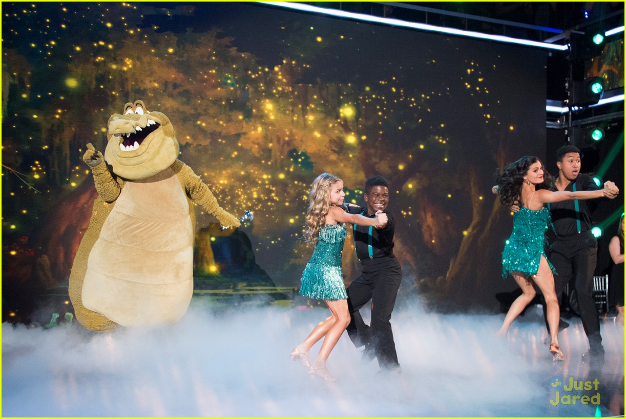 Jordan Fisher Celebrates All Things Disney on 'DWTS' With DWTS Juniors ...