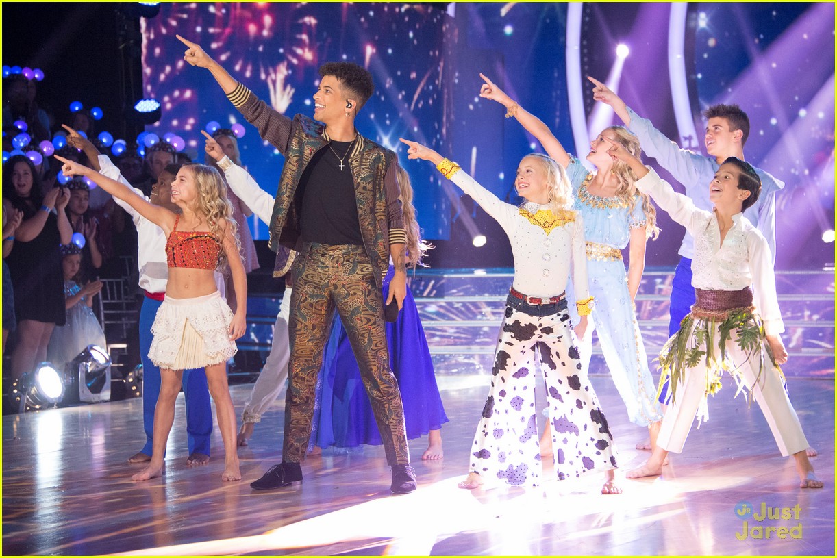Jordan Fisher Celebrates All Things Disney on 'DWTS' With DWTS Juniors ...