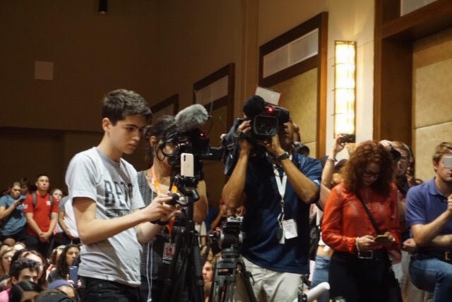 Joshua Rush Volunteers For Congressman Beto O'Rourke Ahead of Voting ...