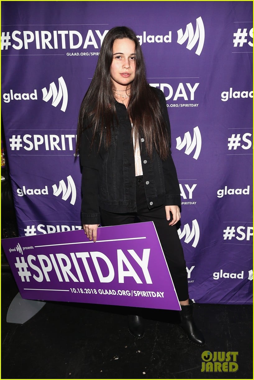 Laura Marano, Nick Jonas, Julianne Hough & More Step Out For Beyond ...