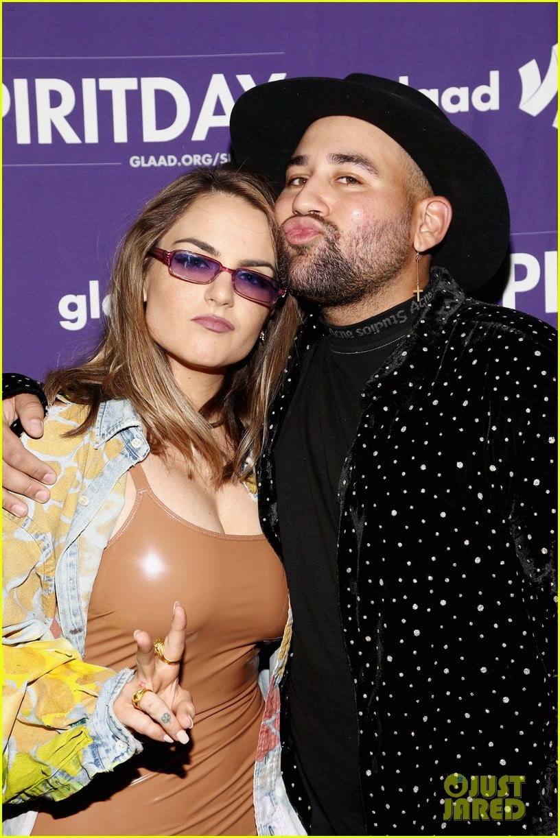 Laura Marano, Nick Jonas, Julianne Hough & More Step Out For Beyond ...