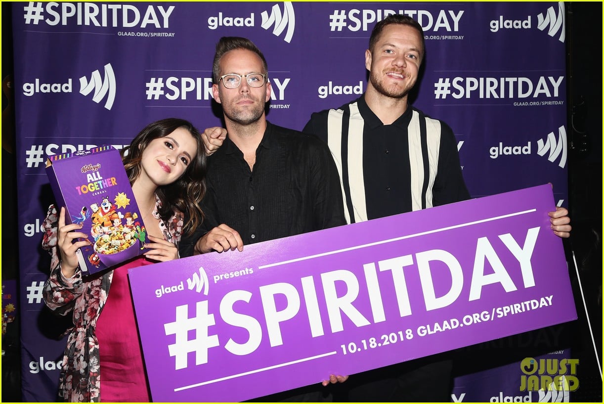 Laura Marano, Nick Jonas, Julianne Hough & More Step Out For Beyond ...