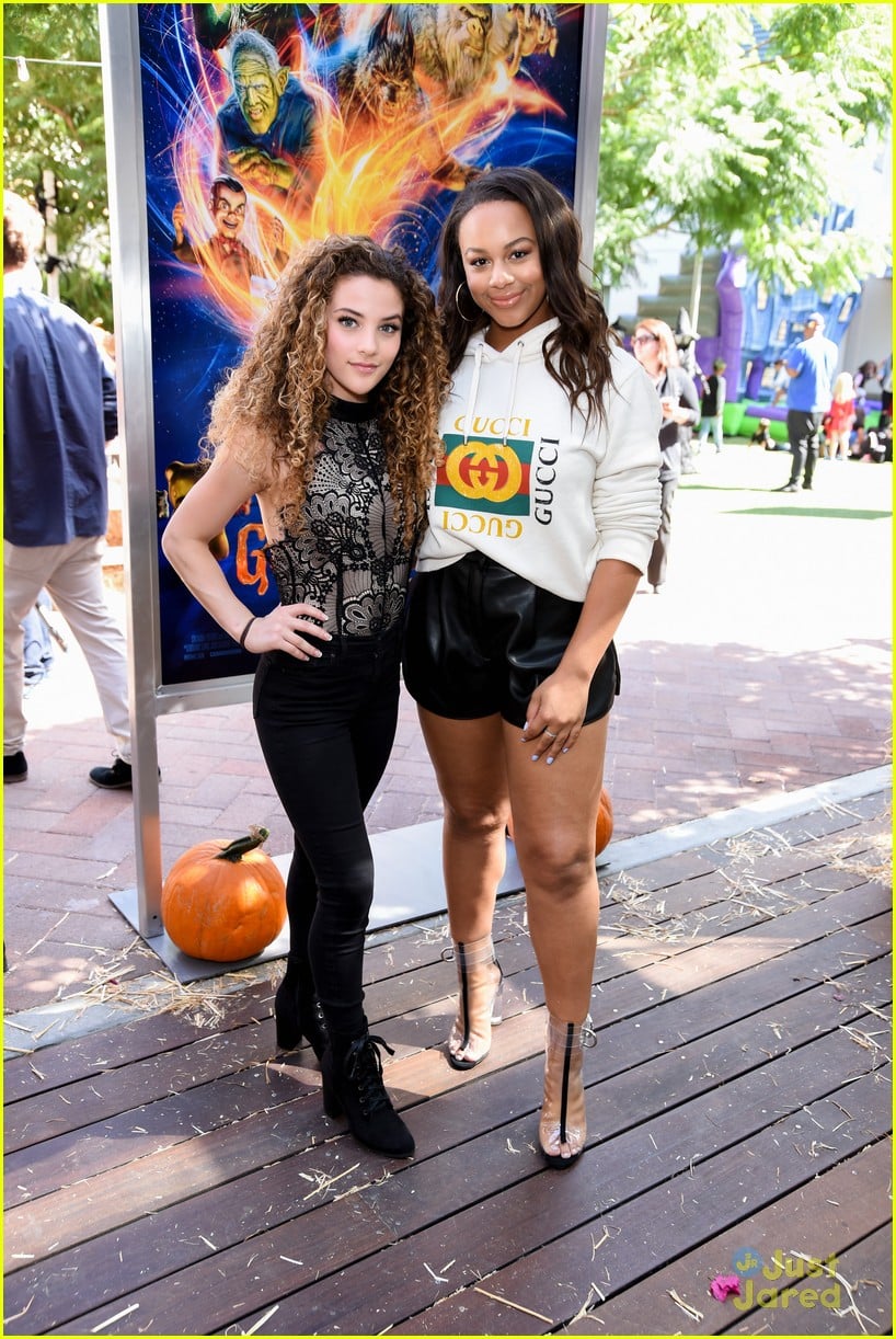 Full Sized Photo of madison iseman goosebumps premiere costumes 11 ...