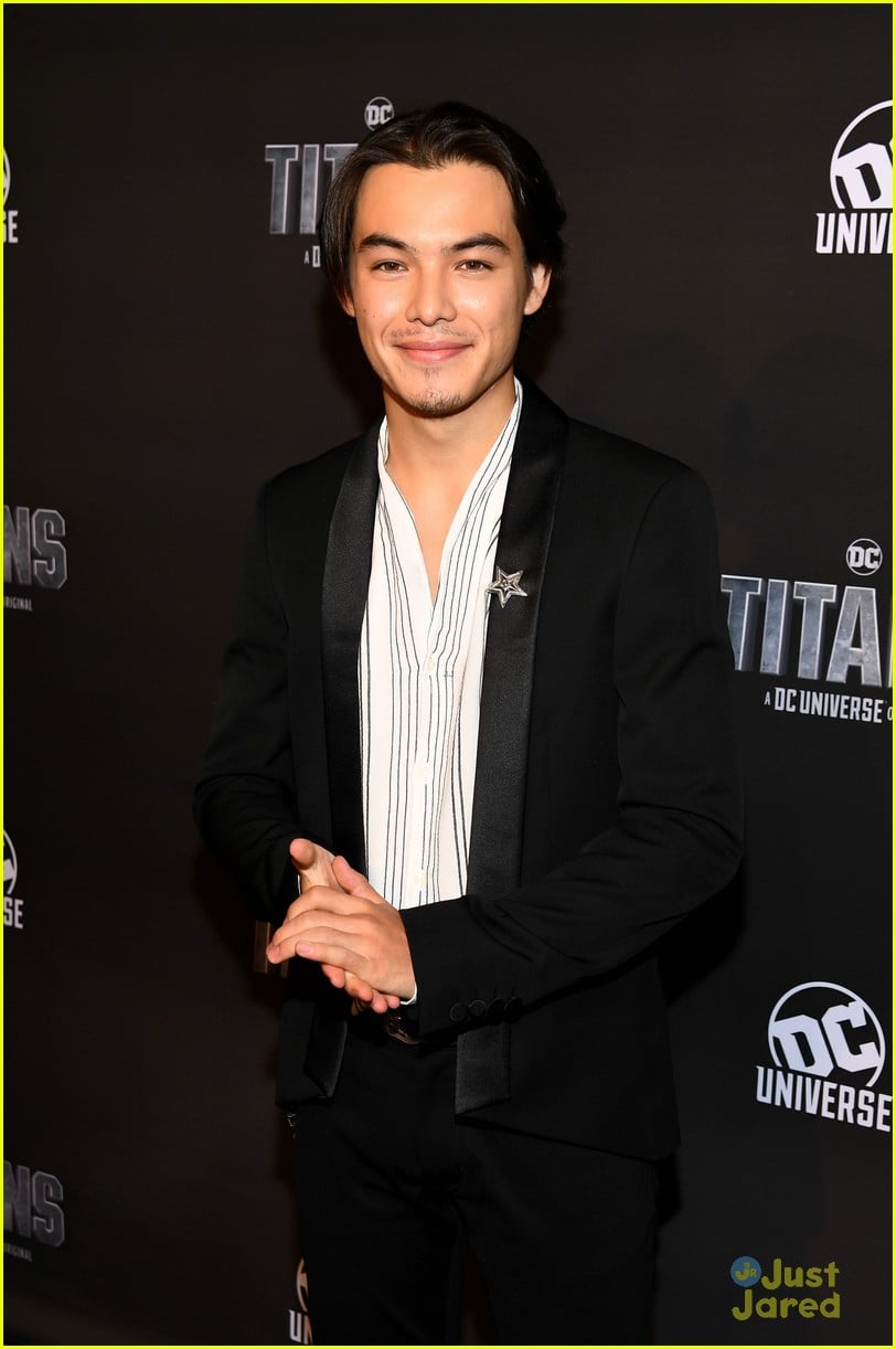 Ryan Potter Premieres New Series 'Titans' With Teagan Croft | Photo ...