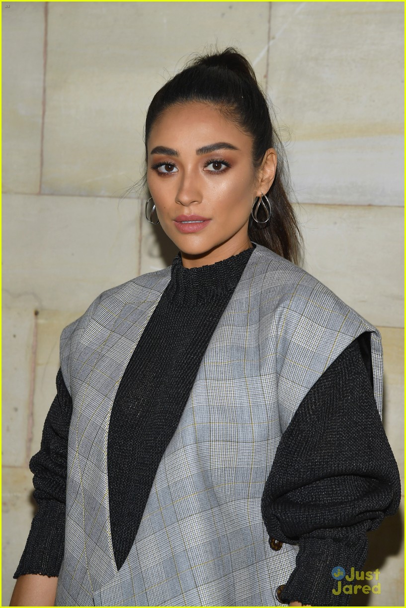 Shailene Woodley, Amandla Stenberg & Nina Dobrev Step Out For Louis ...