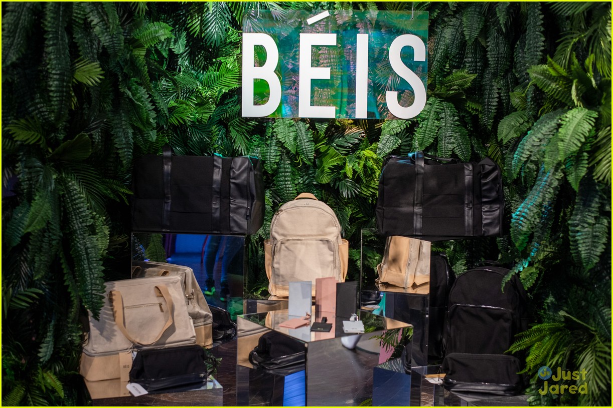 Shay Mitchell Hosts Beis Meet & Greet With Fans in NYC | Photo 1195270 ...